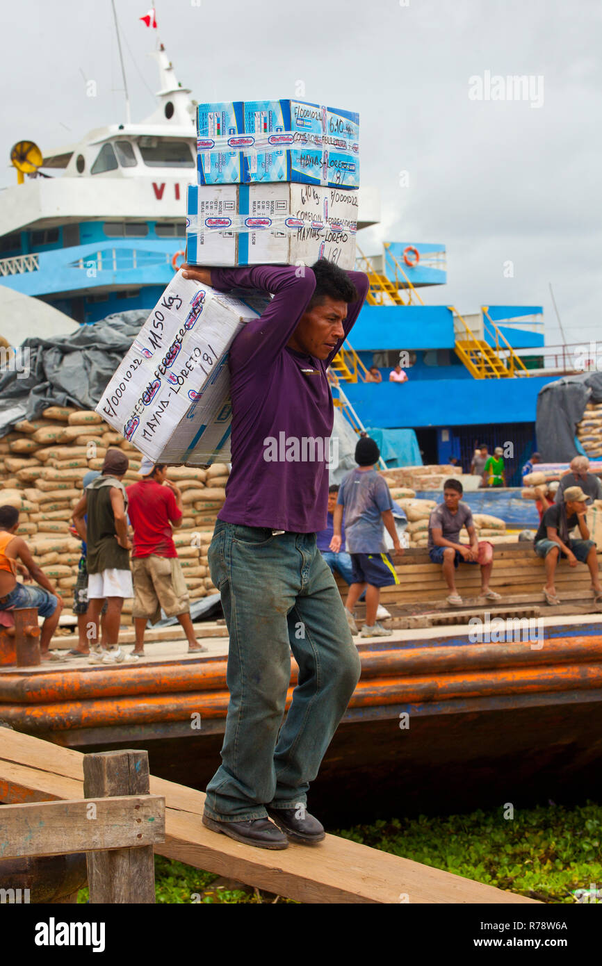 Traditional riverboats hi-res stock photography and images - Alamy