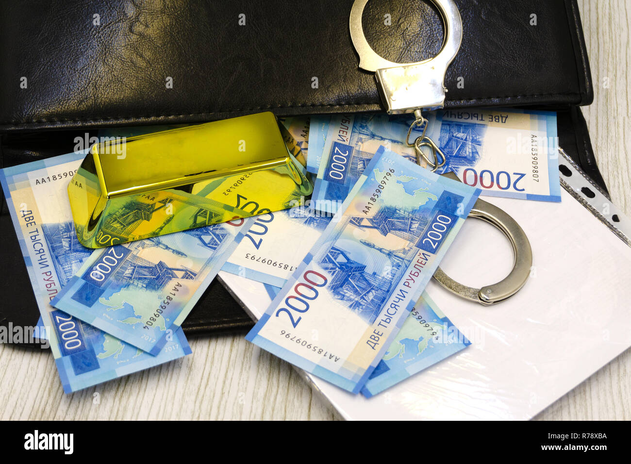 Metallic case full money hi-res stock photography and images - Alamy