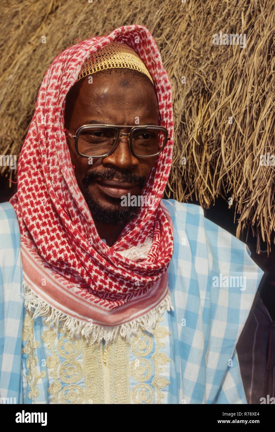 Kaffiyeh hi-res stock photography and images - Alamy