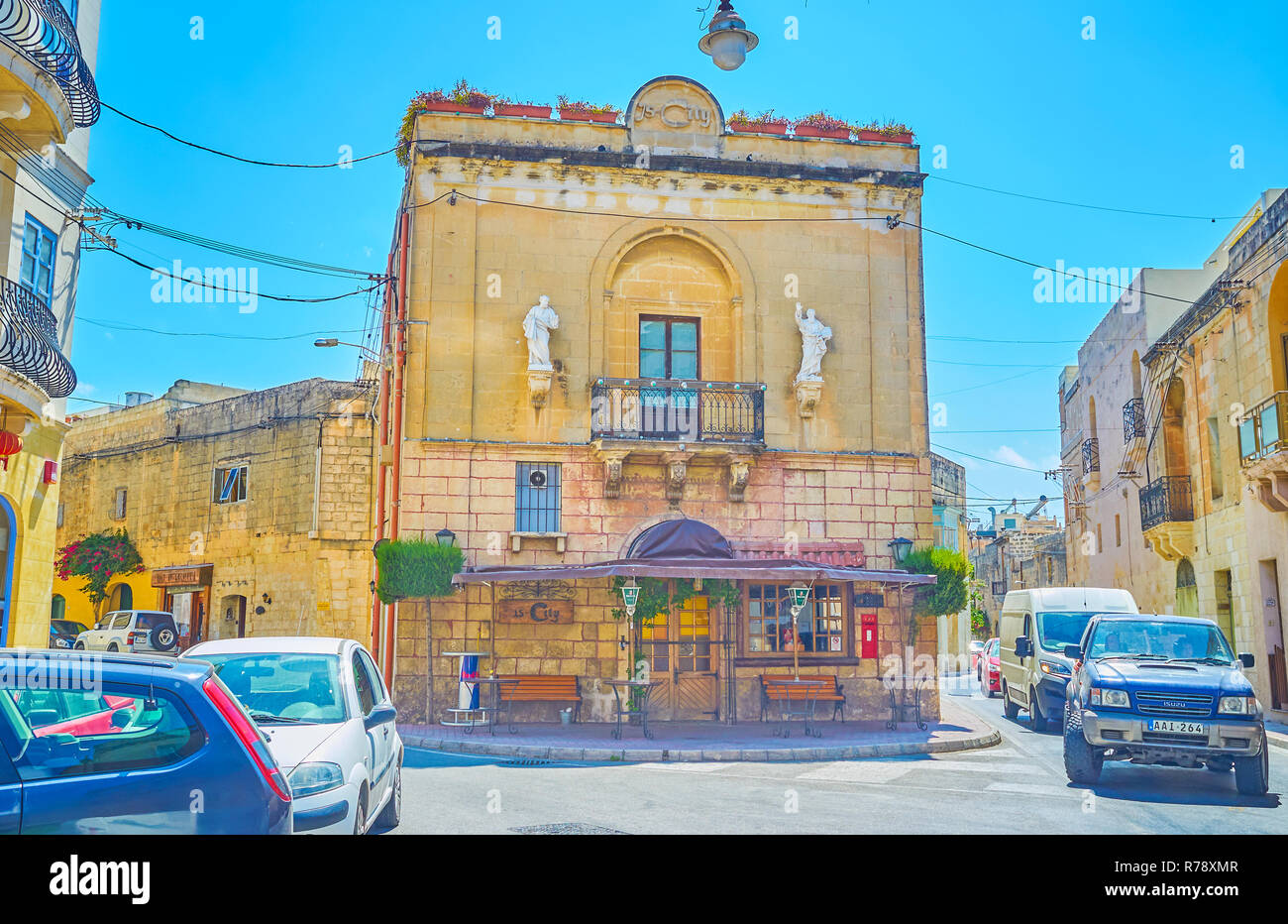 MOSTA, MALTA - JUNE 14, 2018: The beautiful edifice with pair of ...
