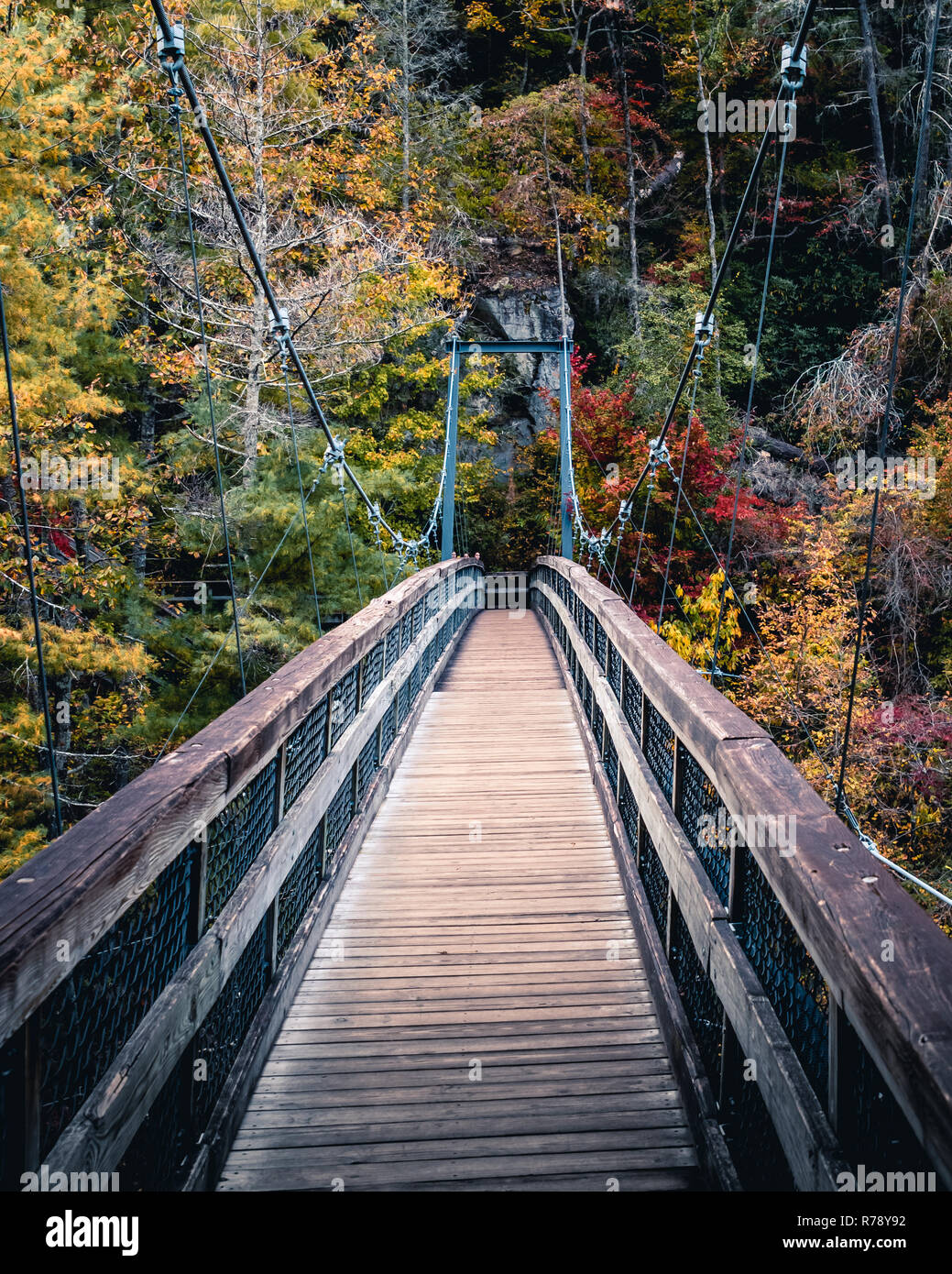 Fall colors across river hi-res stock photography and images - Alamy