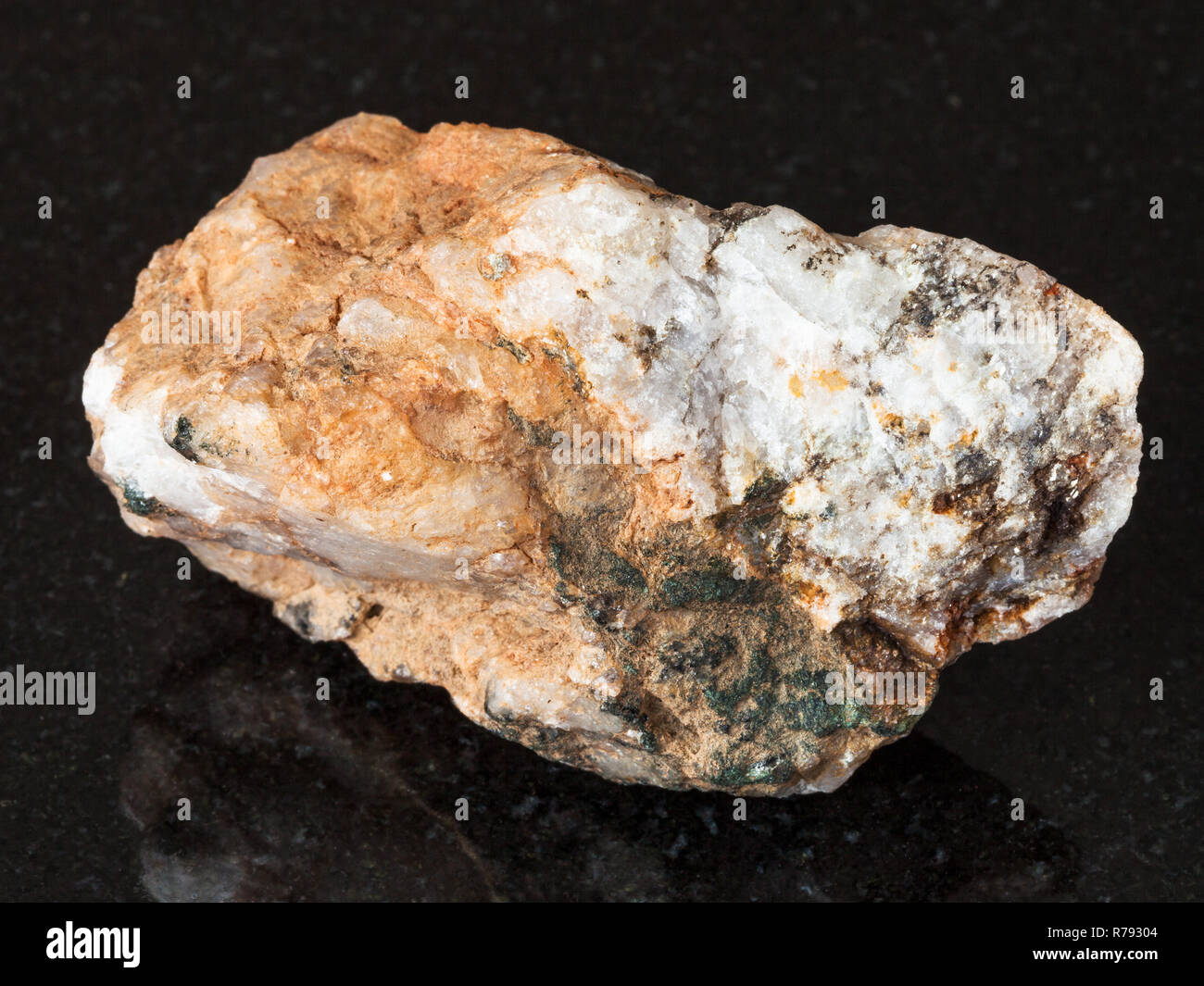 Raw albite hi-res stock photography and images - Alamy