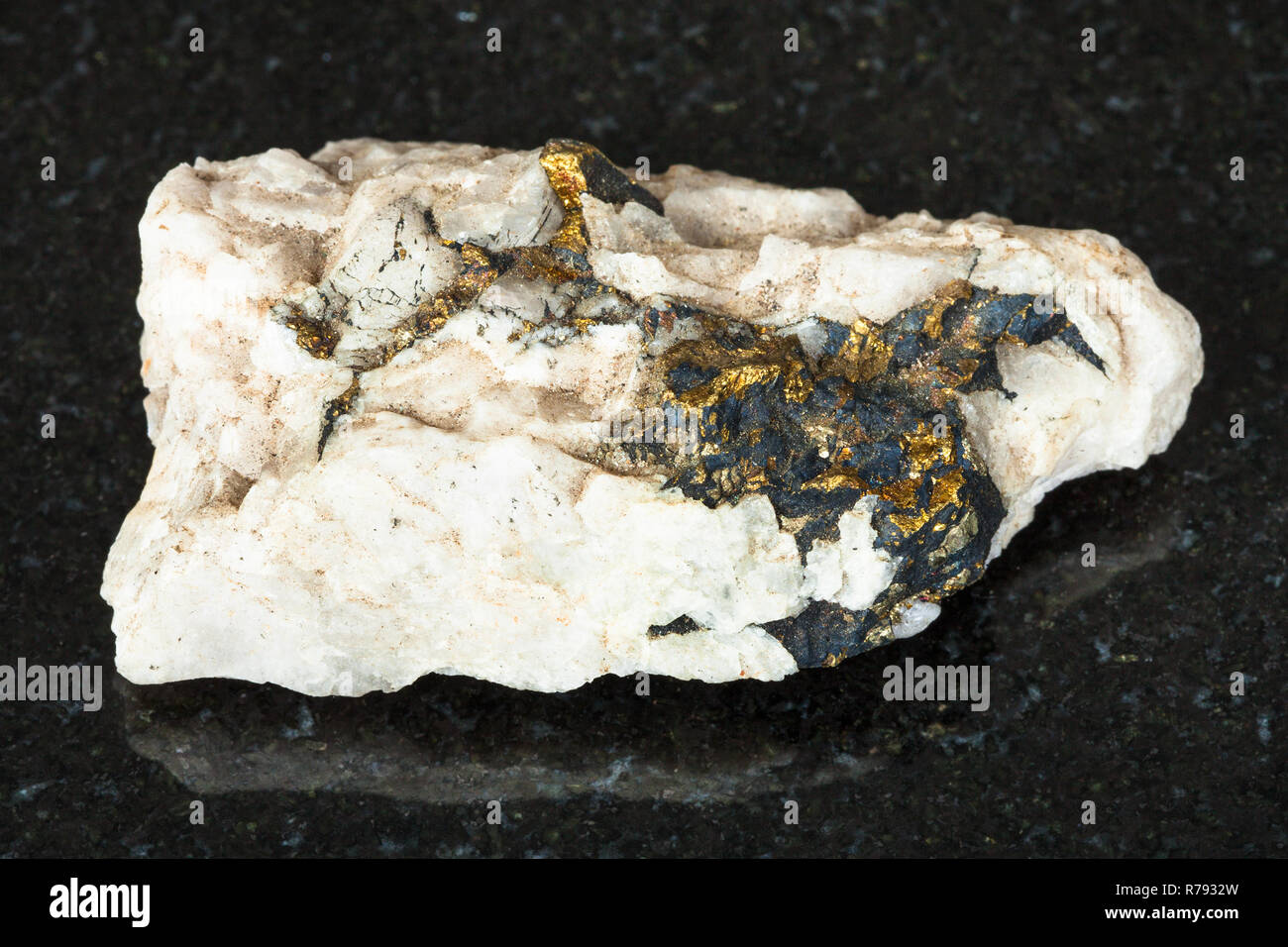 Copper crystals on rock hi-res stock photography and images - Alamy