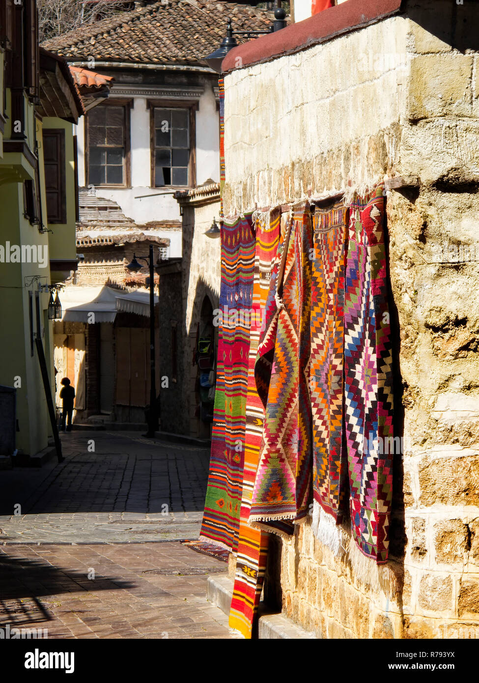 Oriental rug store hi-res stock photography and images - Alamy