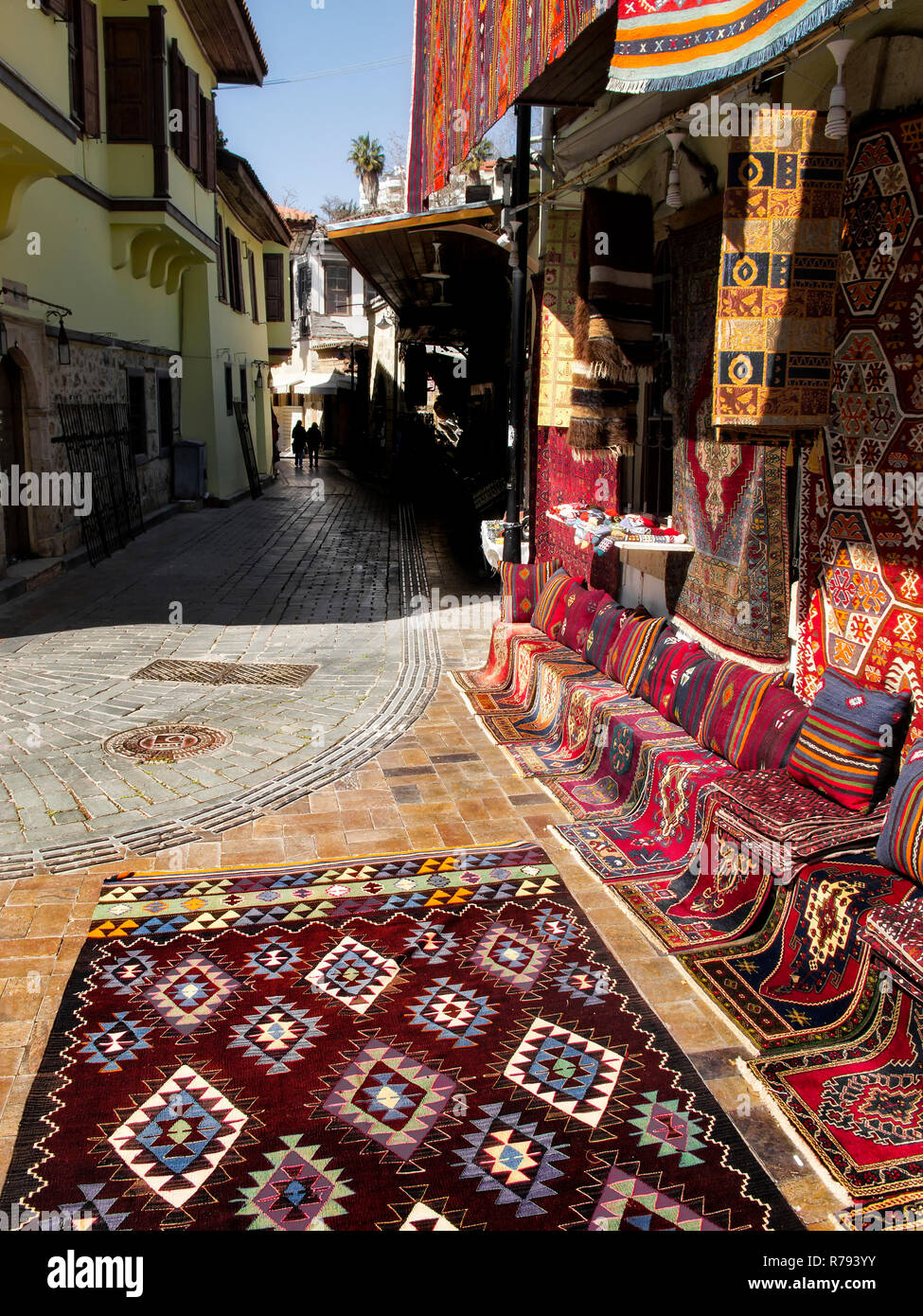 Carpet store hi-res stock photography and images - Alamy
