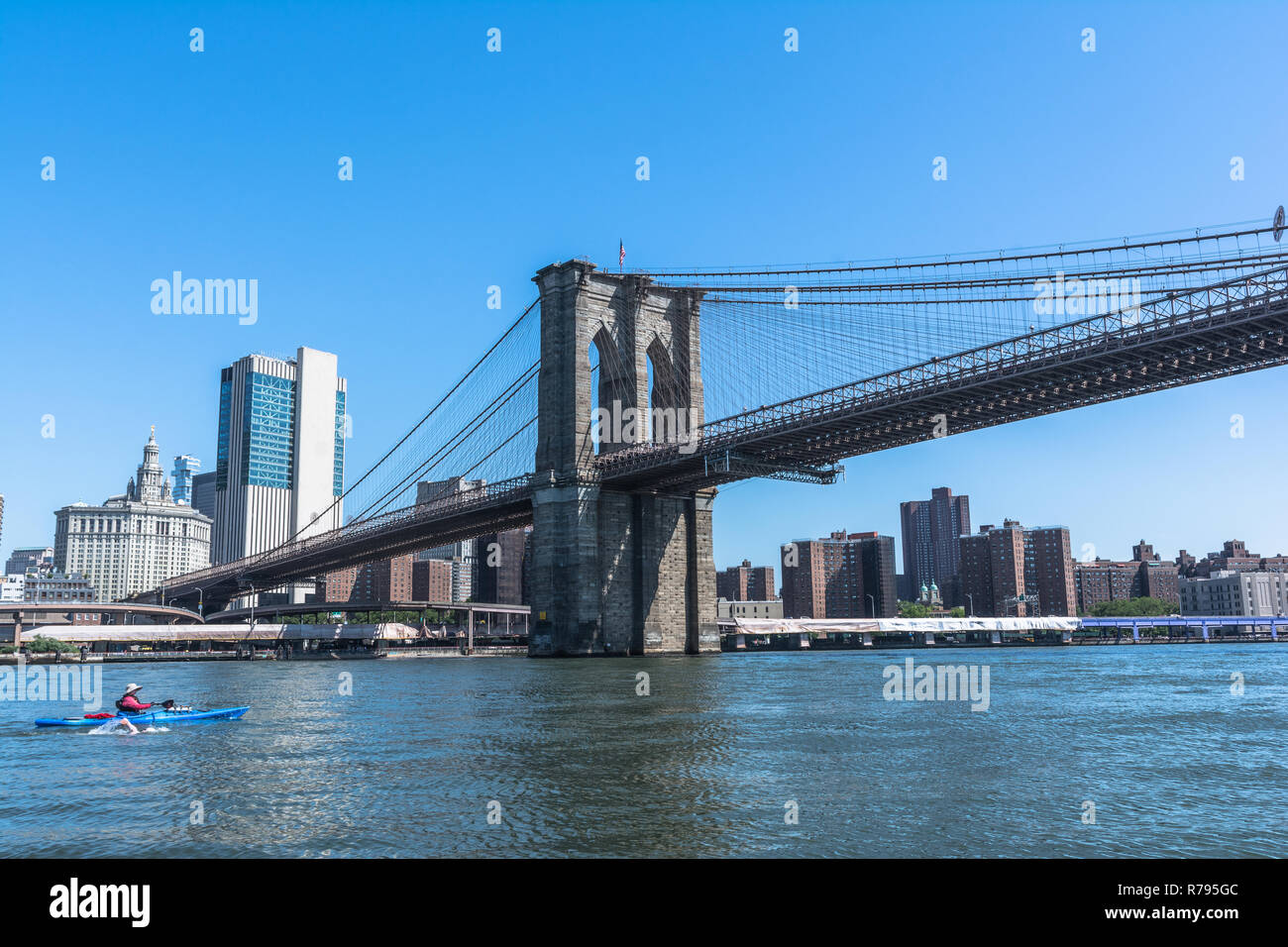 Lower manhattan and brooklyn bridge hi-res stock photography and images ...