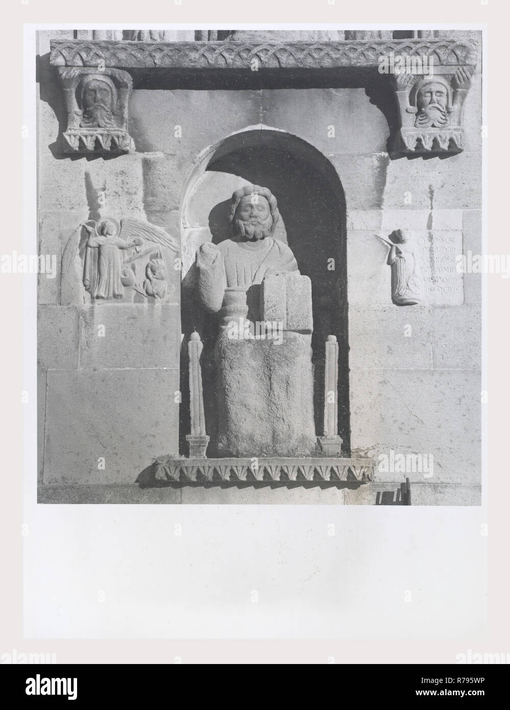 Italy earthquake 1980s hi-res stock photography and images - Alamy