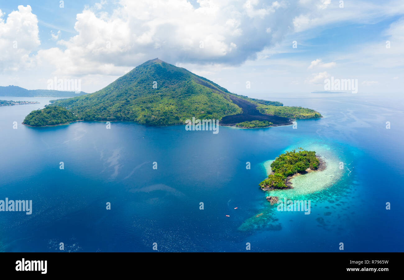Aerial view Banda Islands Moluccas archipelago Indonesia, Pulau Gunung ...