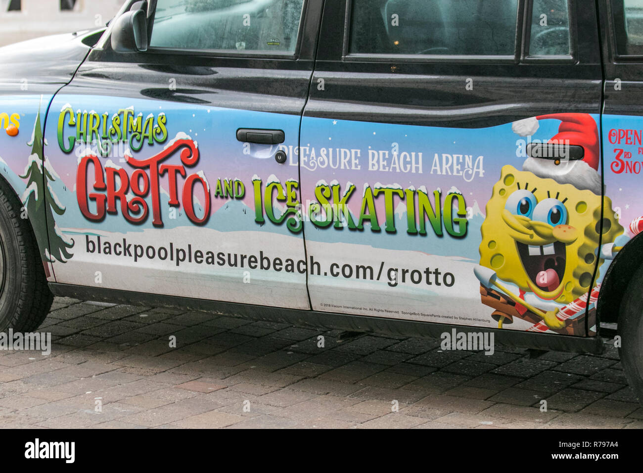 London type Black cab, TX4, taxicab, hackney carriage, on the streets ...