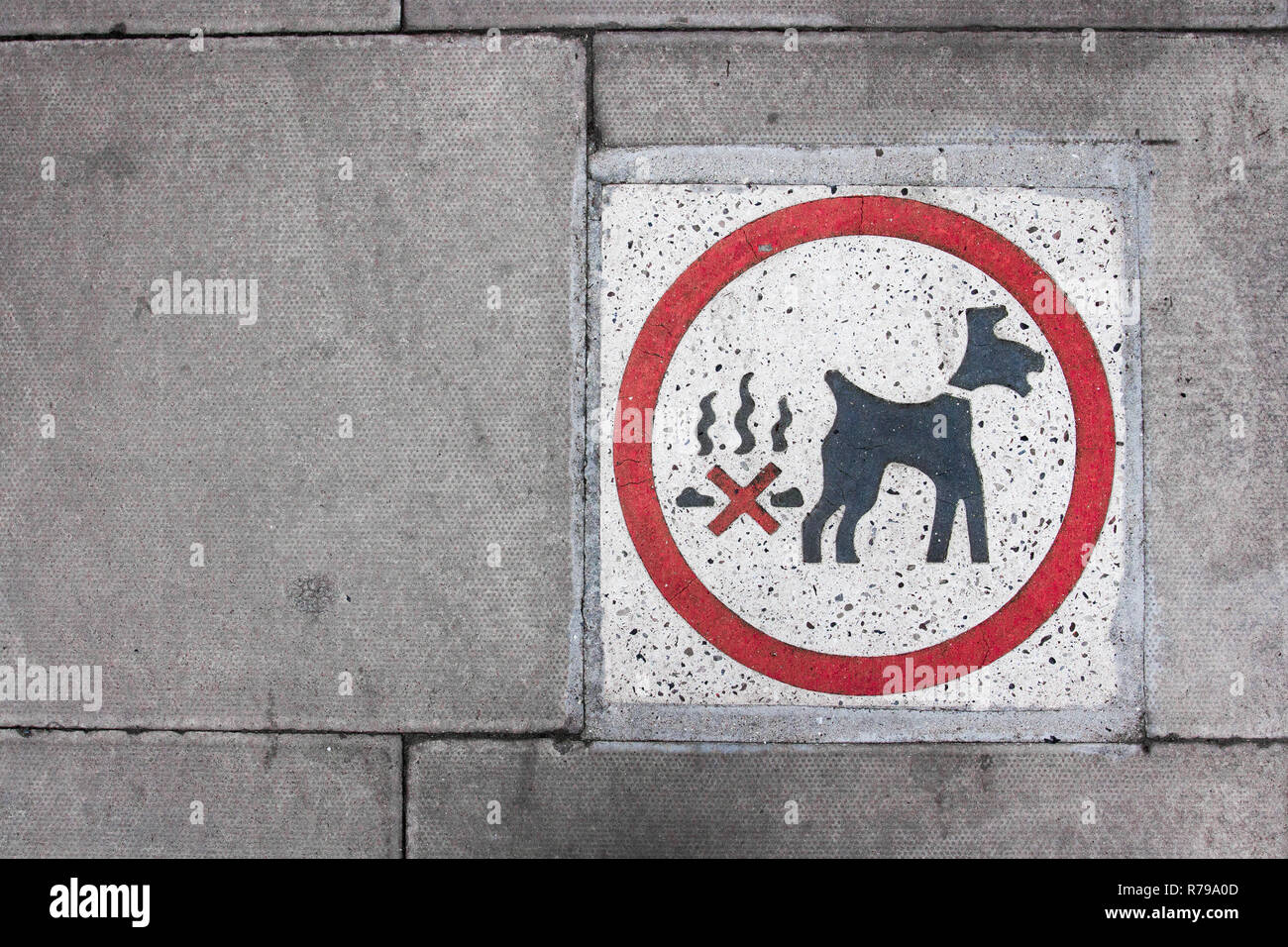 Pick up your dog poo sign hi-res stock photography and images - Alamy