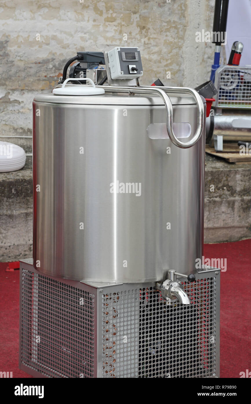 Cooling barrel hi-res stock photography and images - Alamy