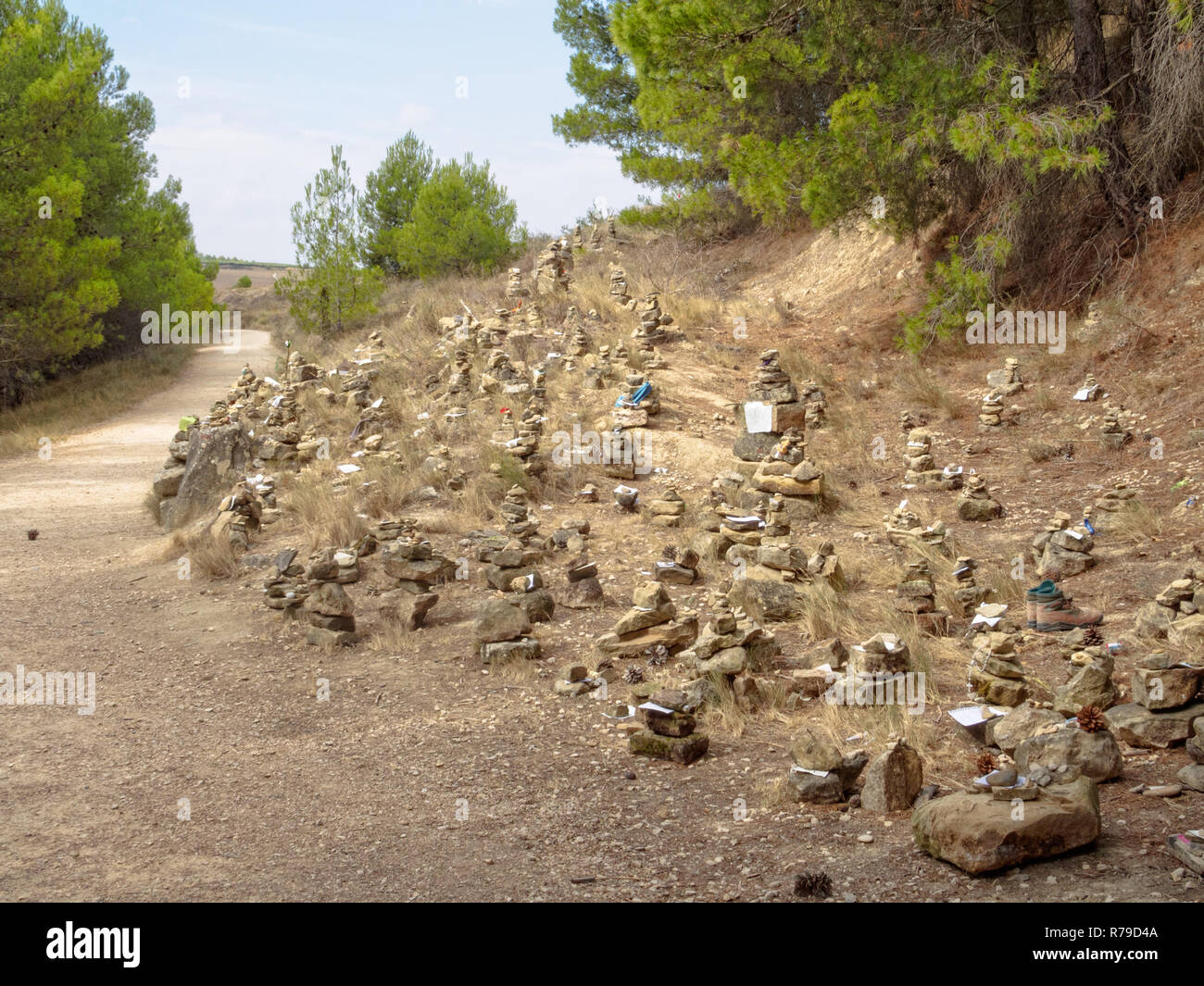 Messages on the Camino - Torres del Rio Stock Photo - Alamy