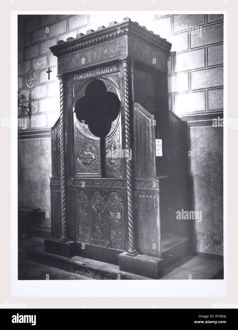 Confessional screen hi-res stock photography and images - Alamy