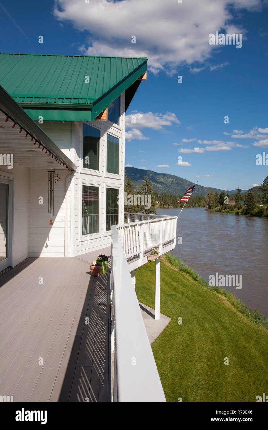 Sprawling deck hi-res stock photography and images - Alamy