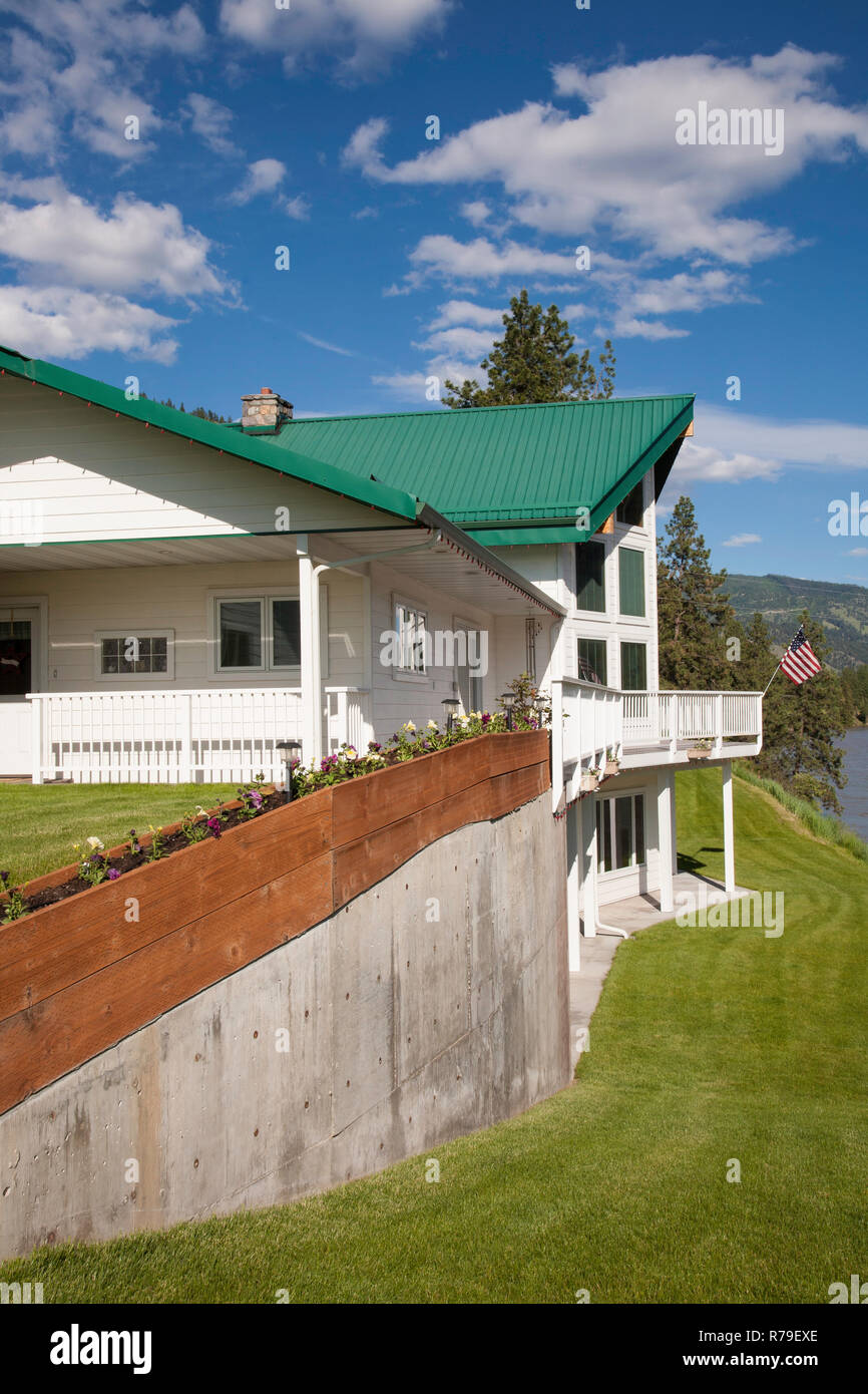 Sprawling deck hi-res stock photography and images - Alamy