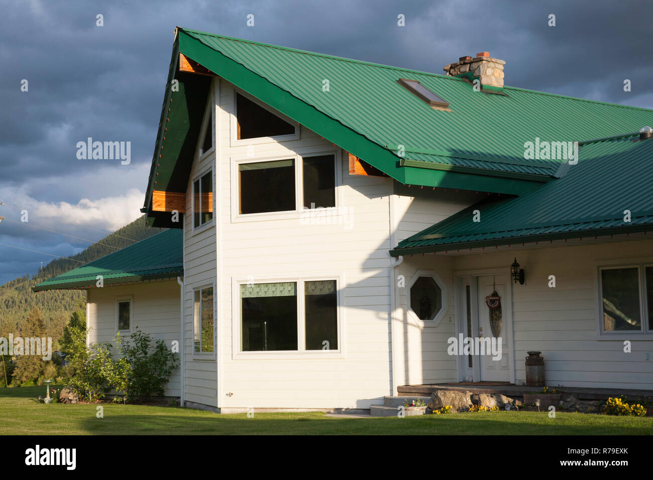 Luxury sprawling house on a ranch in Montana, USA Stock Photo - Alamy