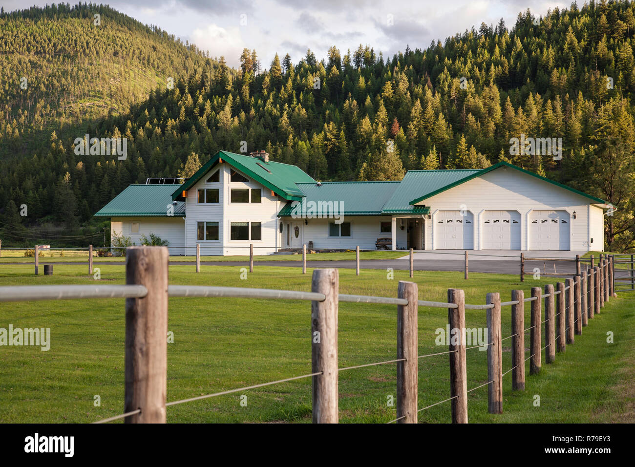 Luxury sprawling house on a ranch in Montana, USA Stock Photo - Alamy