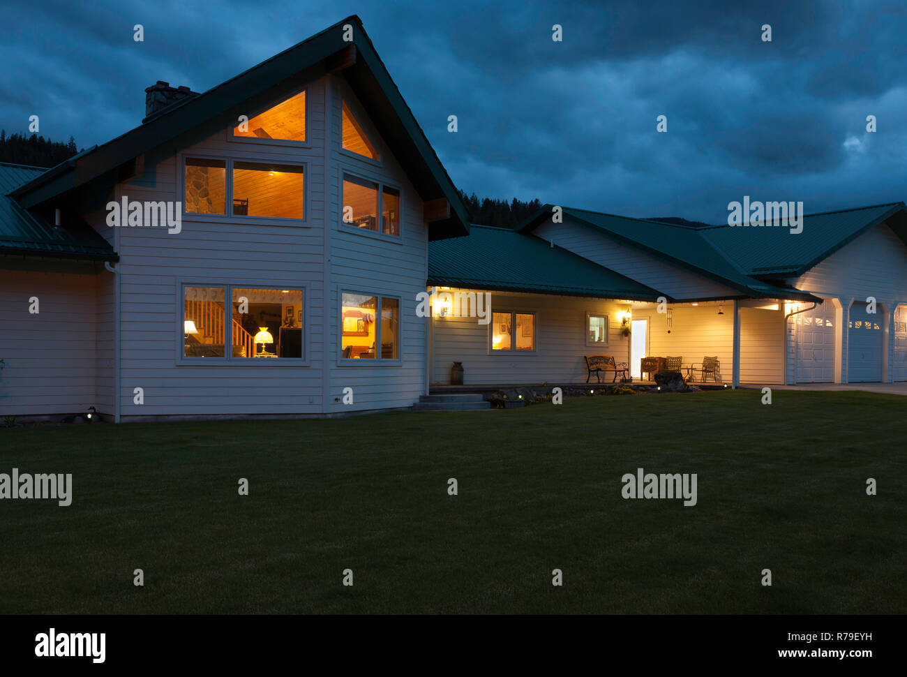 Luxury sprawling house on a ranch in Montana, USA Stock Photo - Alamy