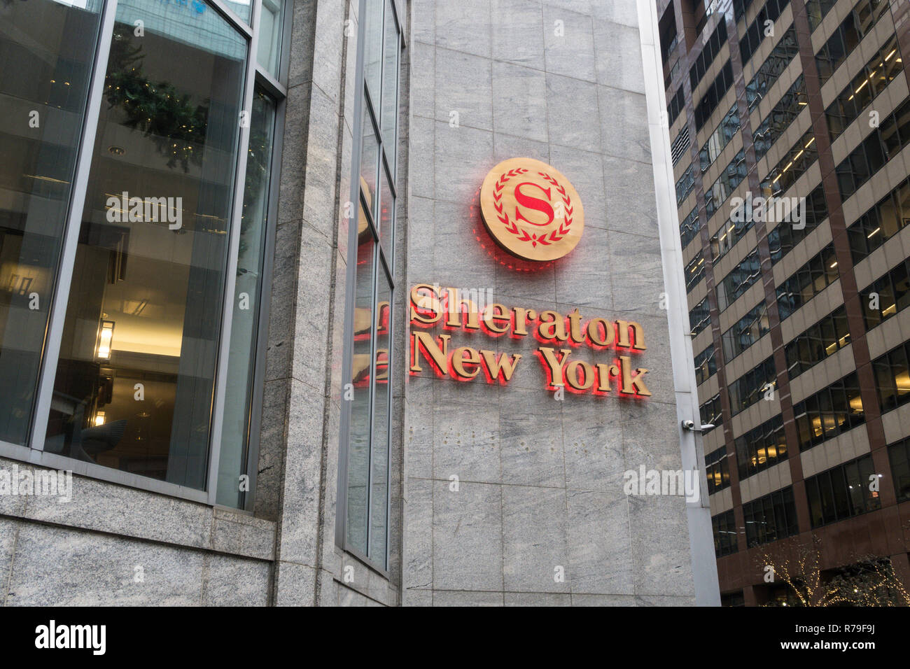 Sheraton hotel new york exterior hi-res stock photography and images ...