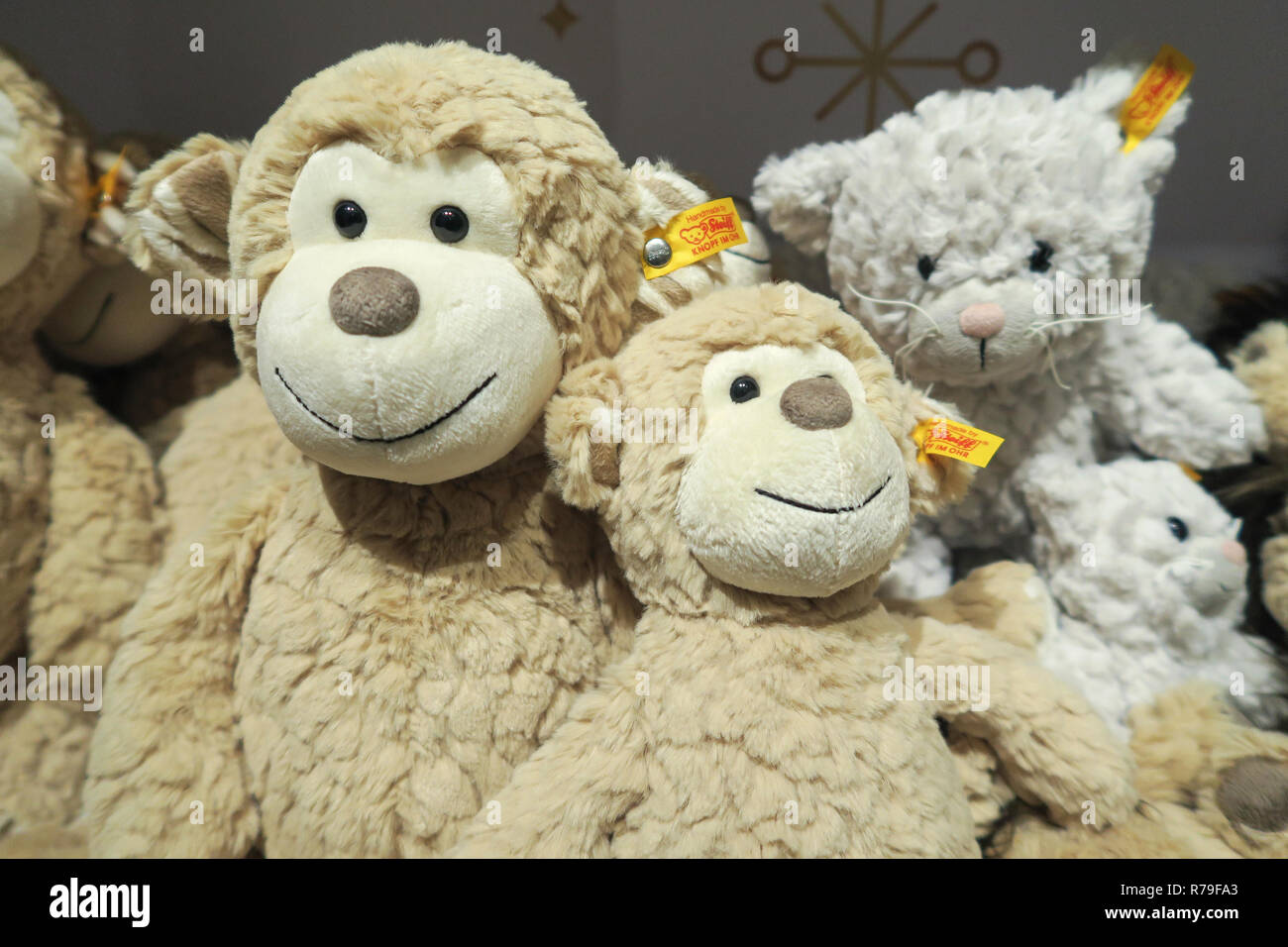 Soft toy store display hi-res stock photography and images - Alamy