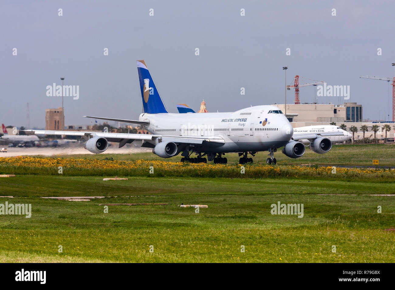 Hellenic Imperial Airways Boeing 747-230B lining up runway 31 for take ...