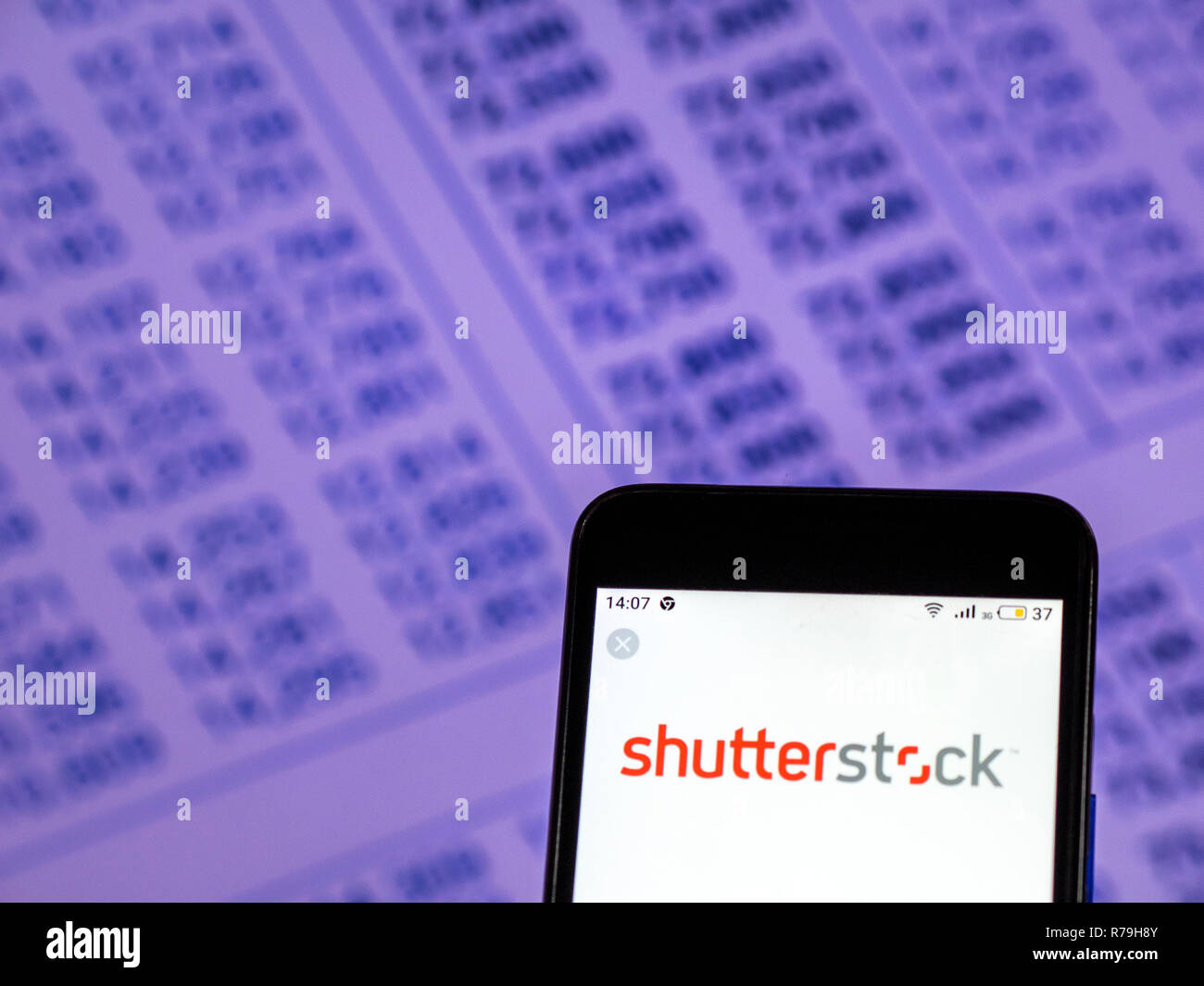 Shutterstock logo hi-res stock photography and images - Alamy