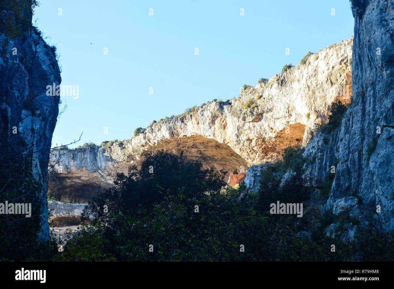 Trip to the Town of Alquezar Spain Stock Photo - Alamy