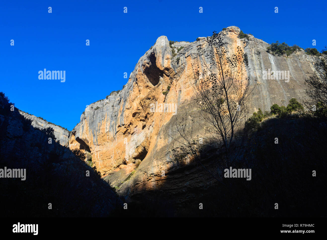 Trip to the Town of Alquezar Spain Stock Photo - Alamy