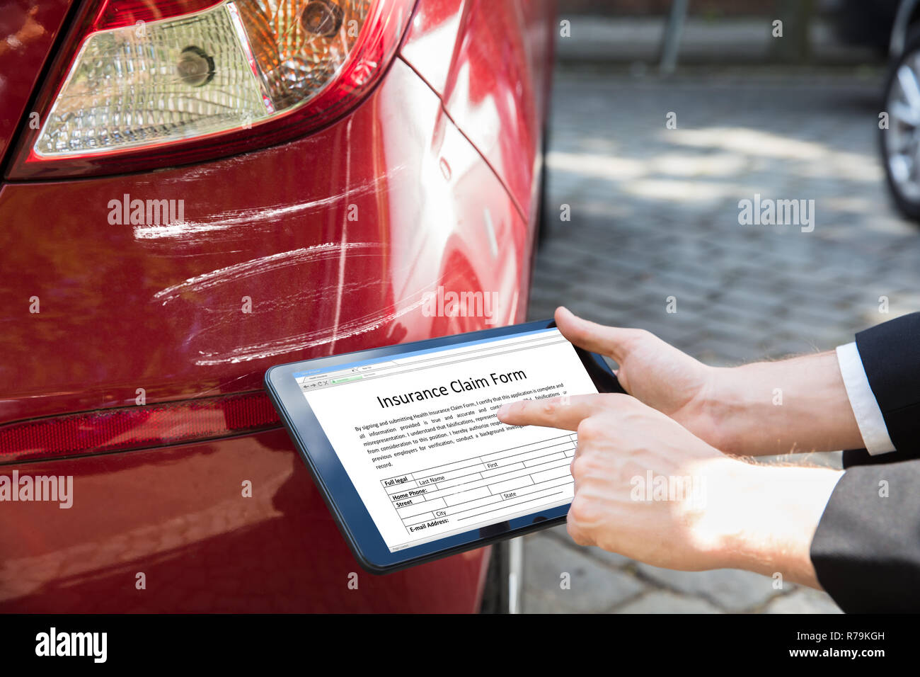 Insurance adjuster accident tablet hi-res stock photography and images ...