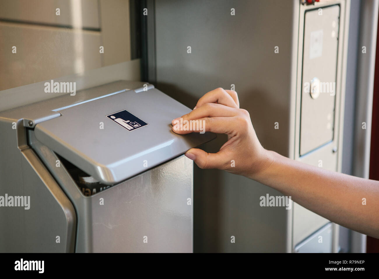 Train cleanliness hi-res stock photography and images - Alamy