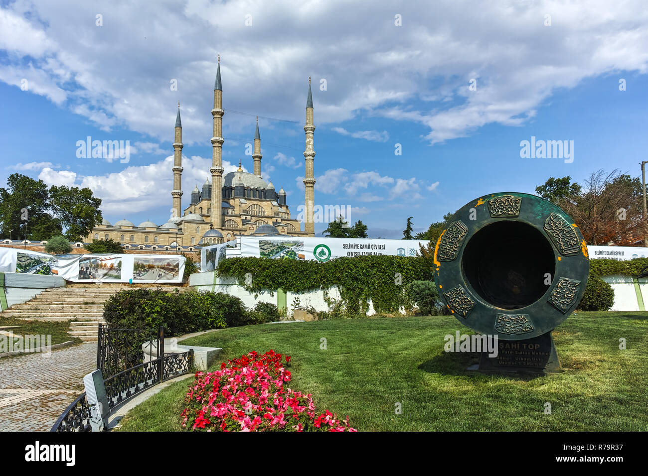 Sultan mehmed ii statue hi-res stock photography and images - Alamy