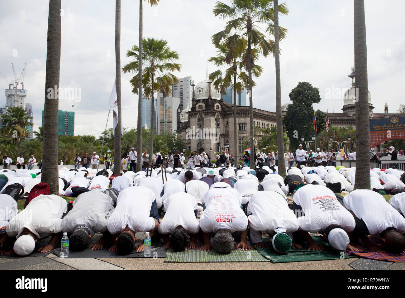 Protesters seen performing afternoon prayers at the National Mosque ...