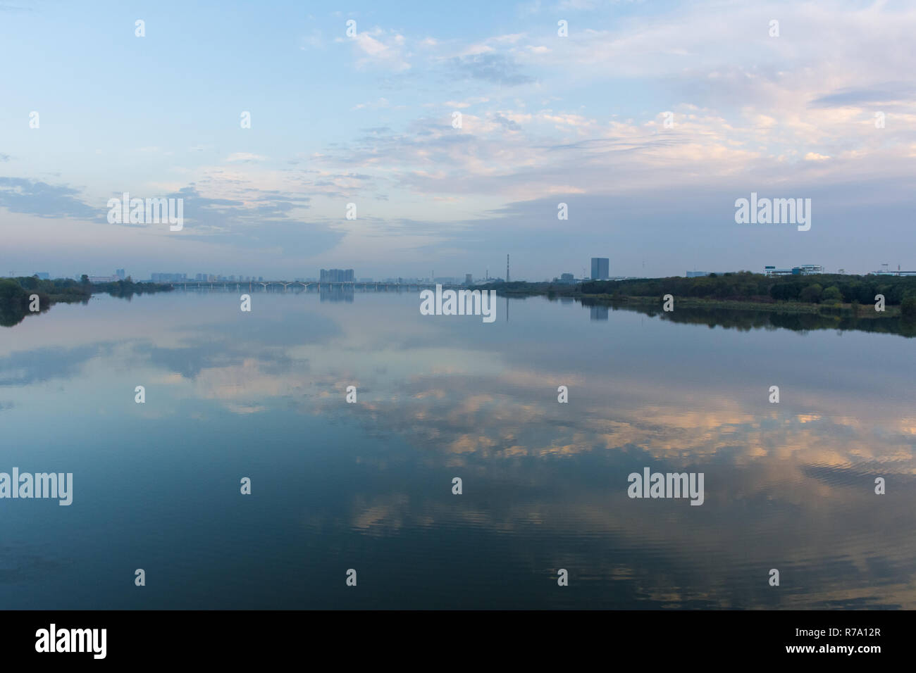 Wuhan and park hi-res stock photography and images - Alamy