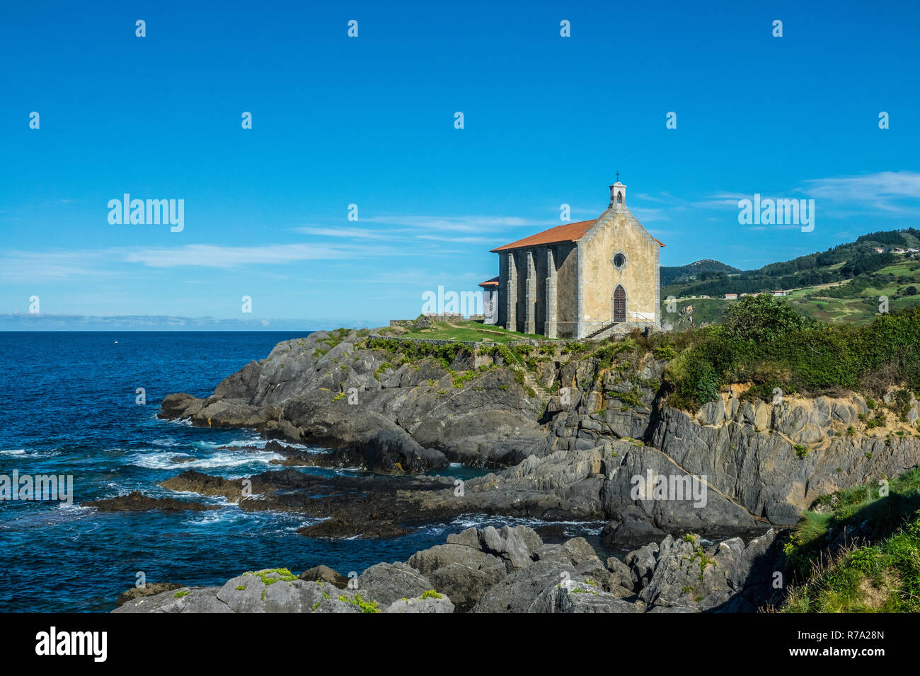 Spain basque country mundaka church hi-res stock photography and images ...