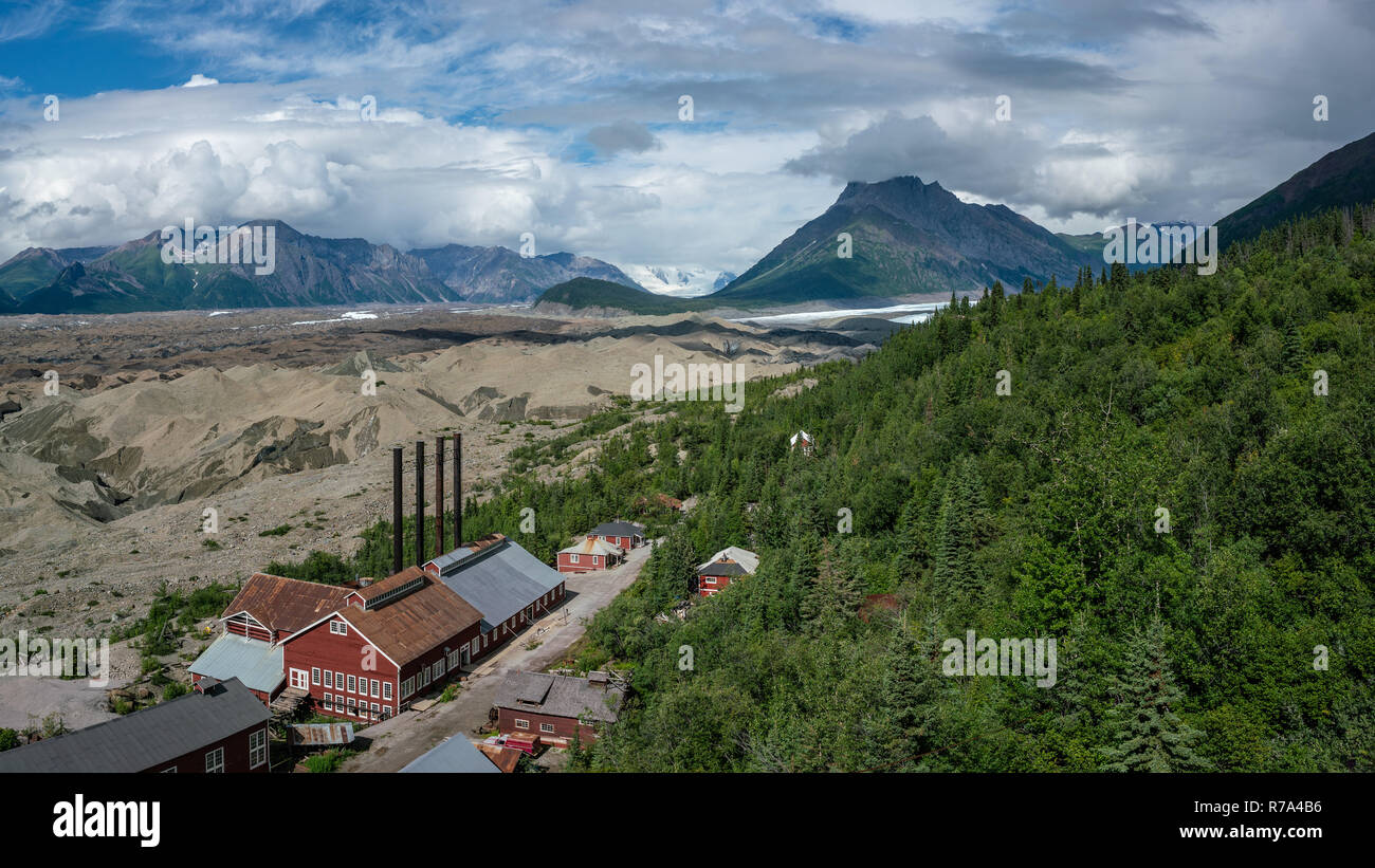 Moraine glacier view from Kennecott abandoned copper mining camp ...