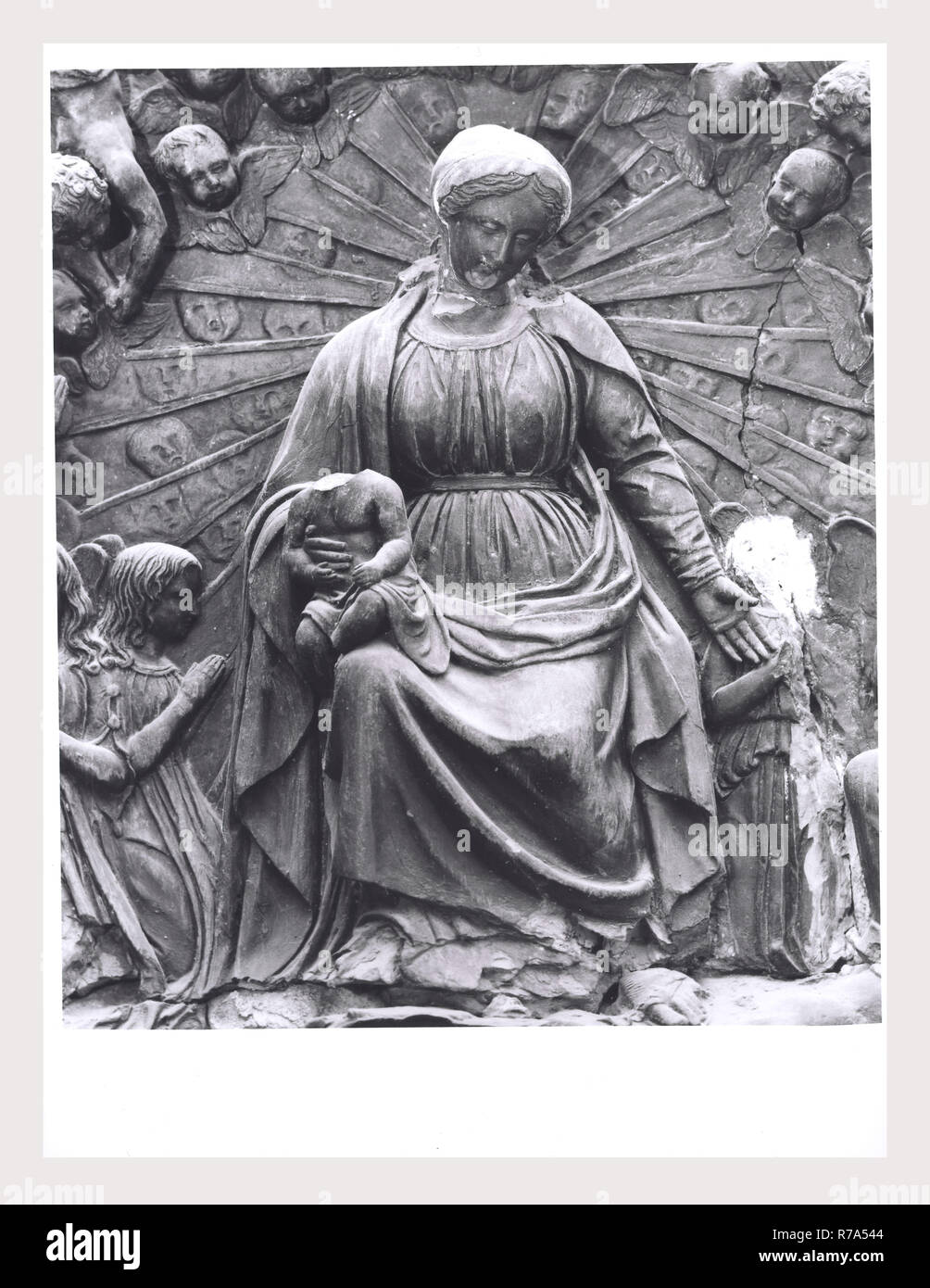 Alabaster skull hi-res stock photography and images - Alamy