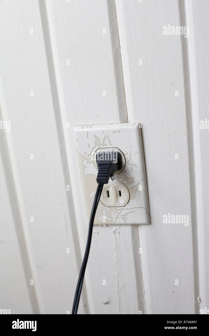 Ac wall plug hi-res stock photography and images - Alamy
