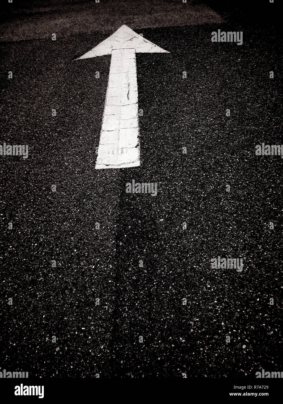 arrow road sign Stock Photo - Alamy