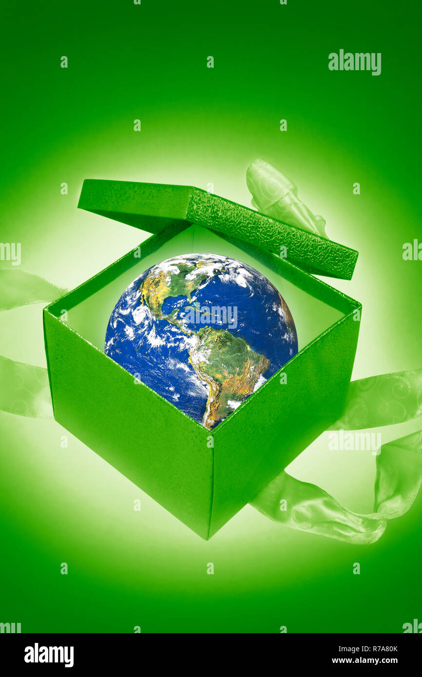 Earth globe christmas ornament hi-res stock photography and images - Alamy