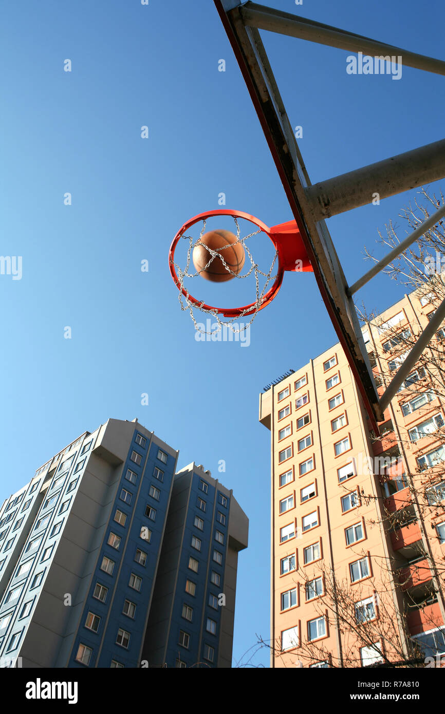 Steel basketball hoop hi-res stock photography and images - Alamy