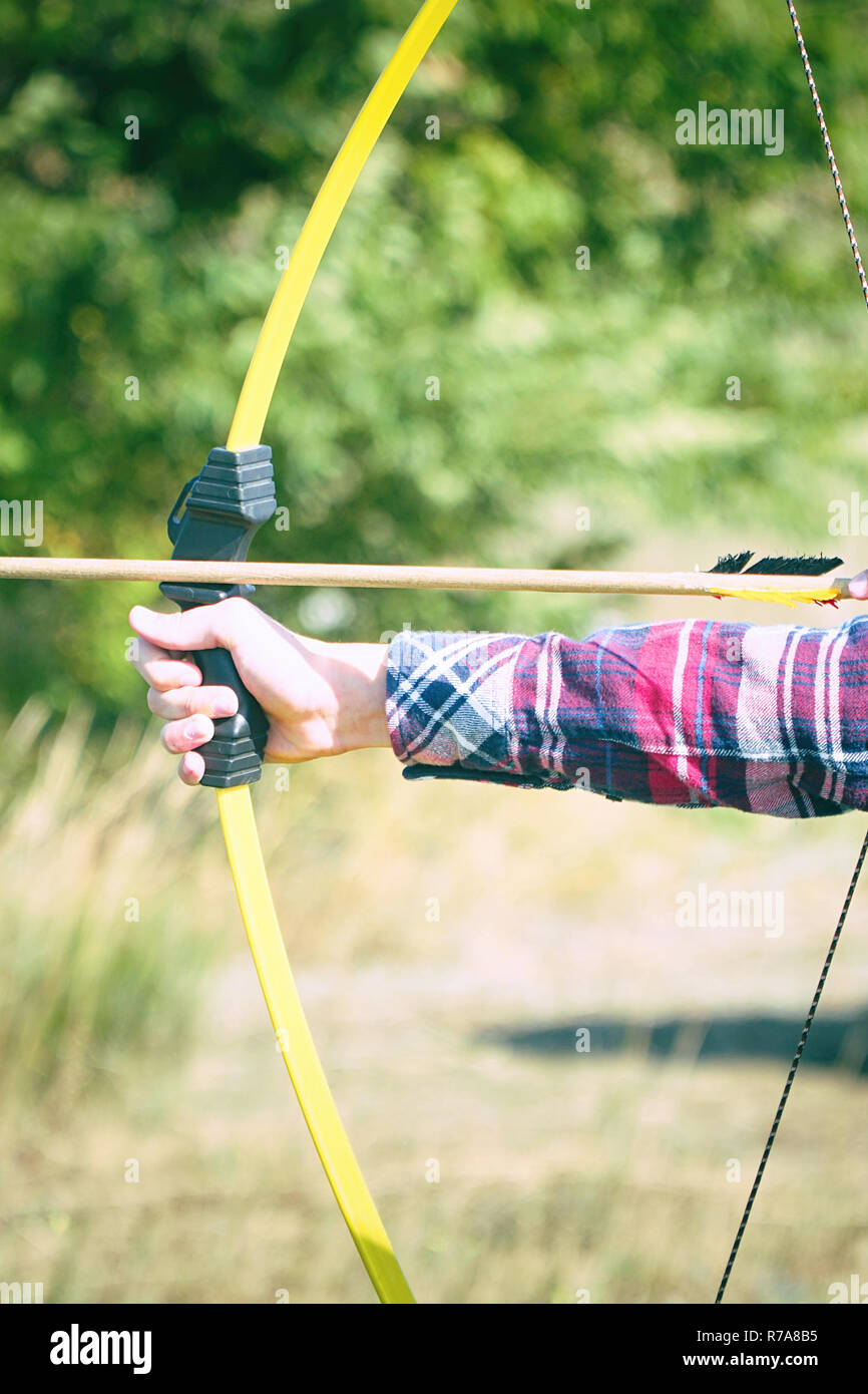 Draw string archery bow hi-res stock photography and images - Alamy