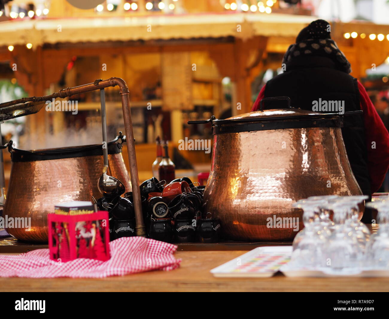 Christmas market stalls and shopping in Cologne, Germany Stock Photo ...