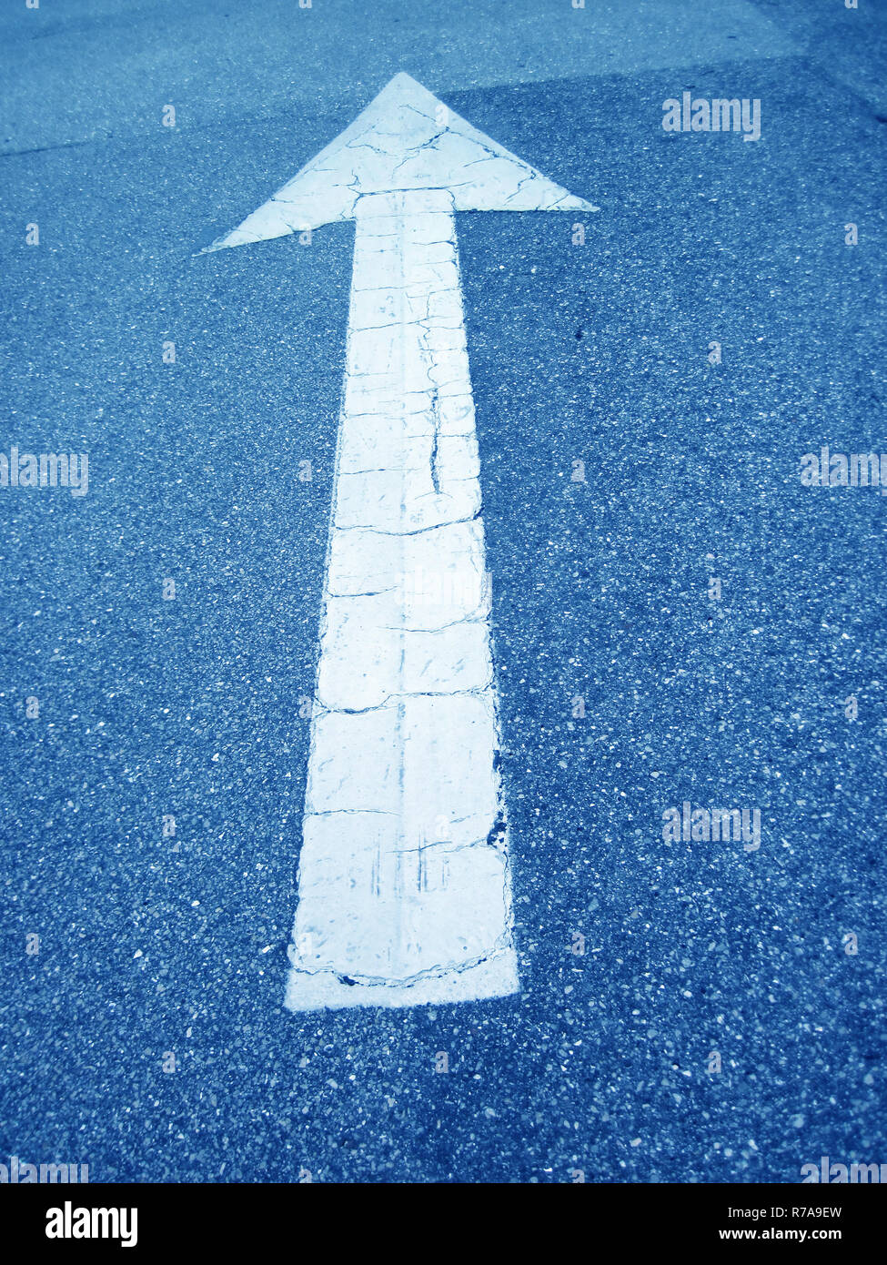 arrow road sign Stock Photo - Alamy