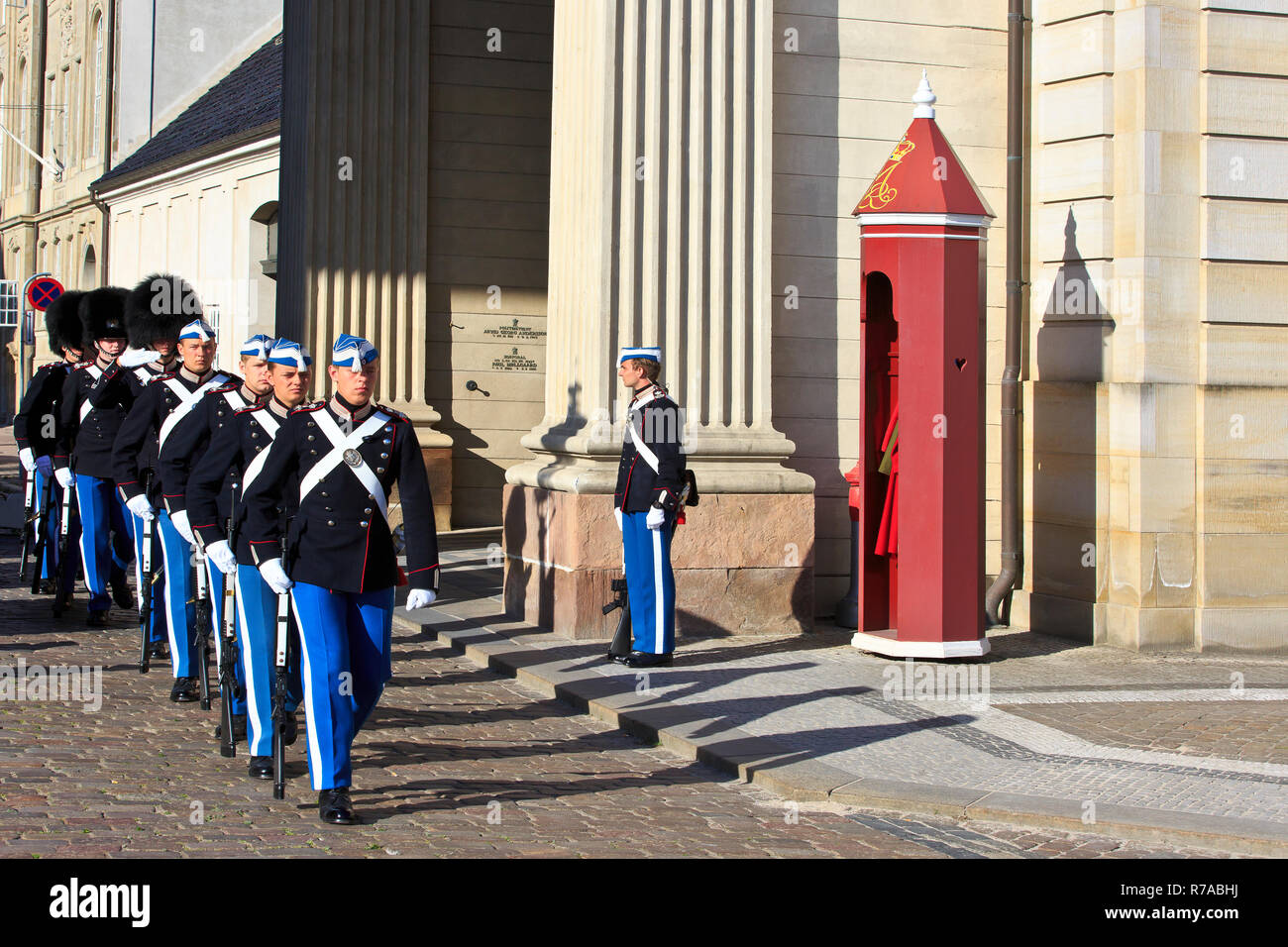 Royal life guards hi-res stock photography and images - Alamy