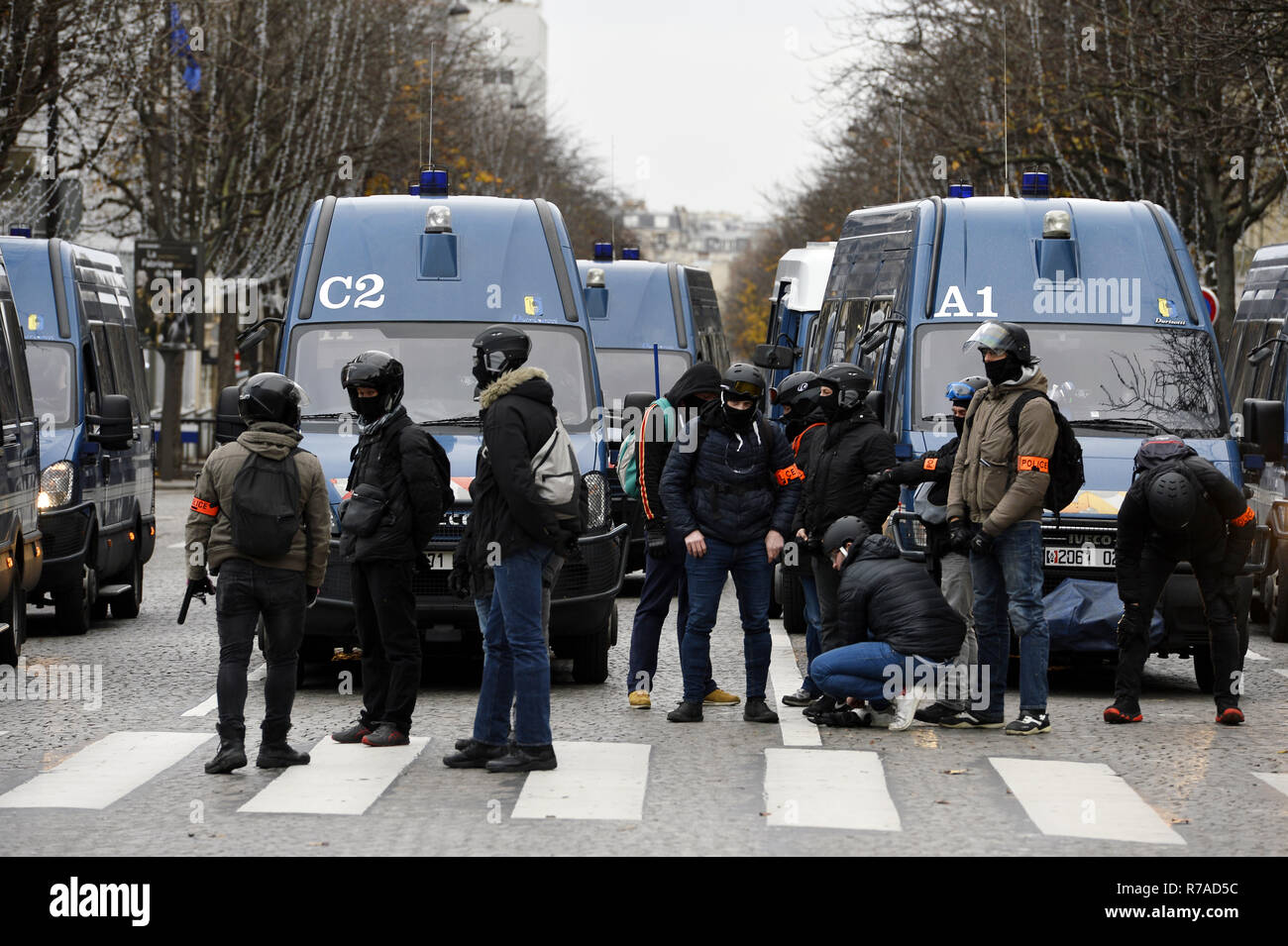 Police paris bac hi-res stock photography and images - Alamy