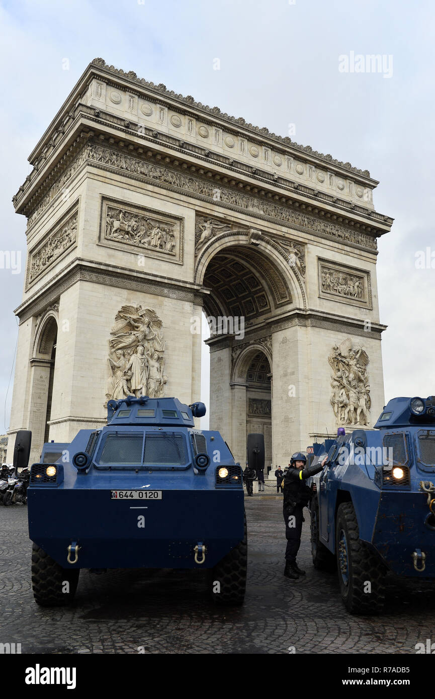 Armoured vanguard vehicle of anti-riot police - Demonstration of the ...