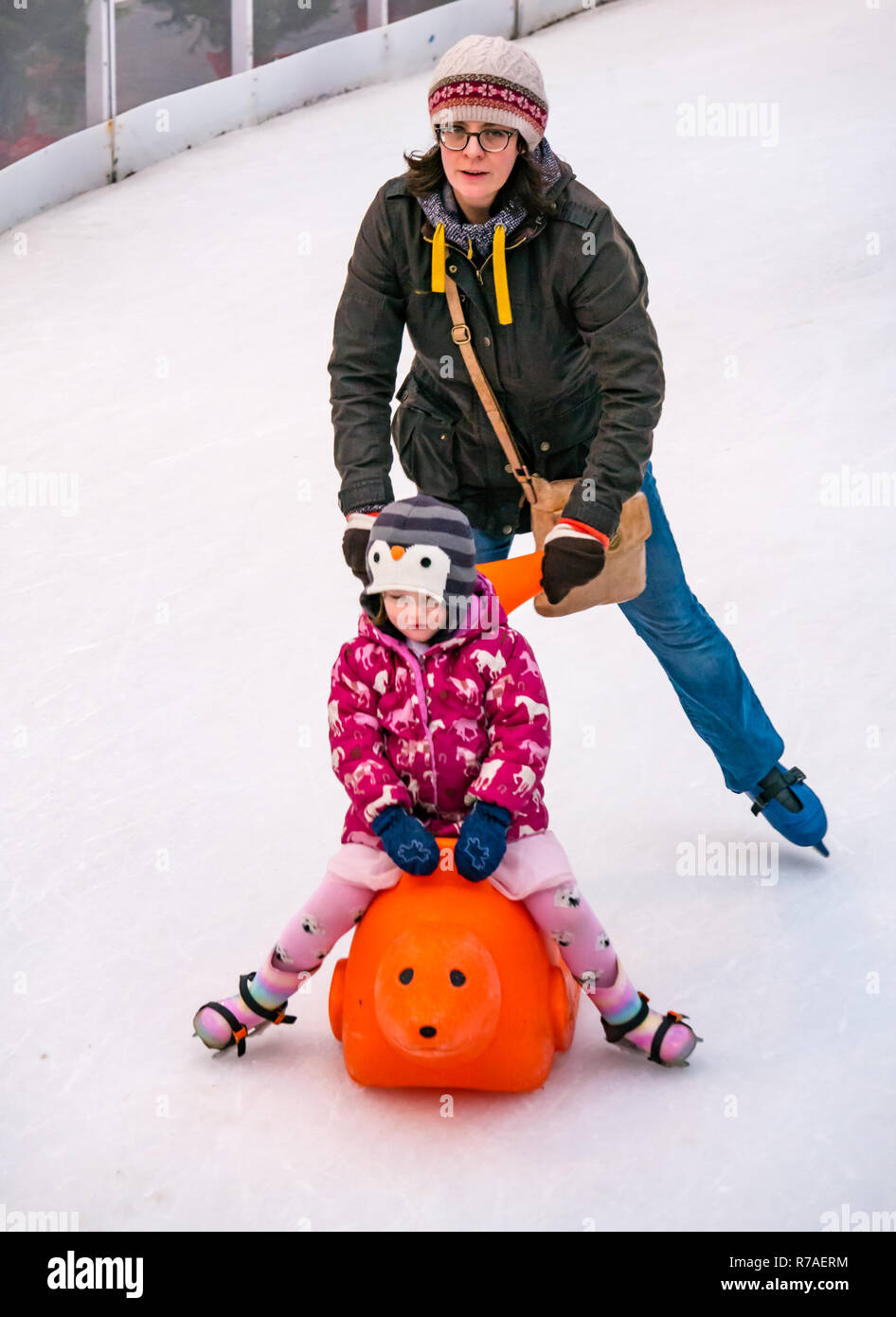 Edinburgh’s st andrew square hi-res stock photography and images - Alamy