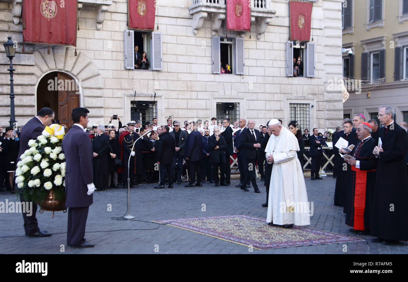 Veneration of the blessed virgin mary hi-res stock photography and ...