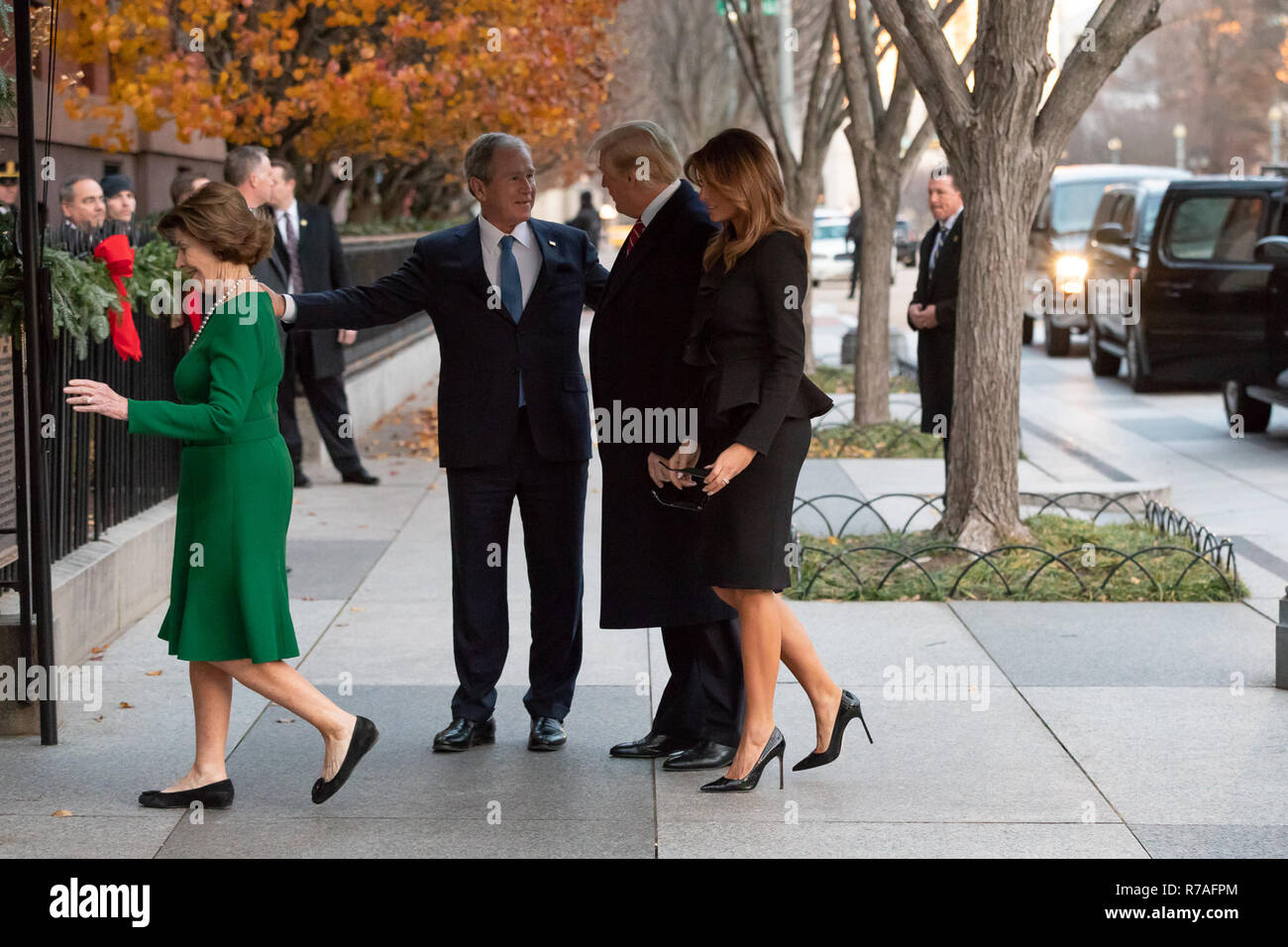 First lady bush 41 hi-res stock photography and images - Alamy