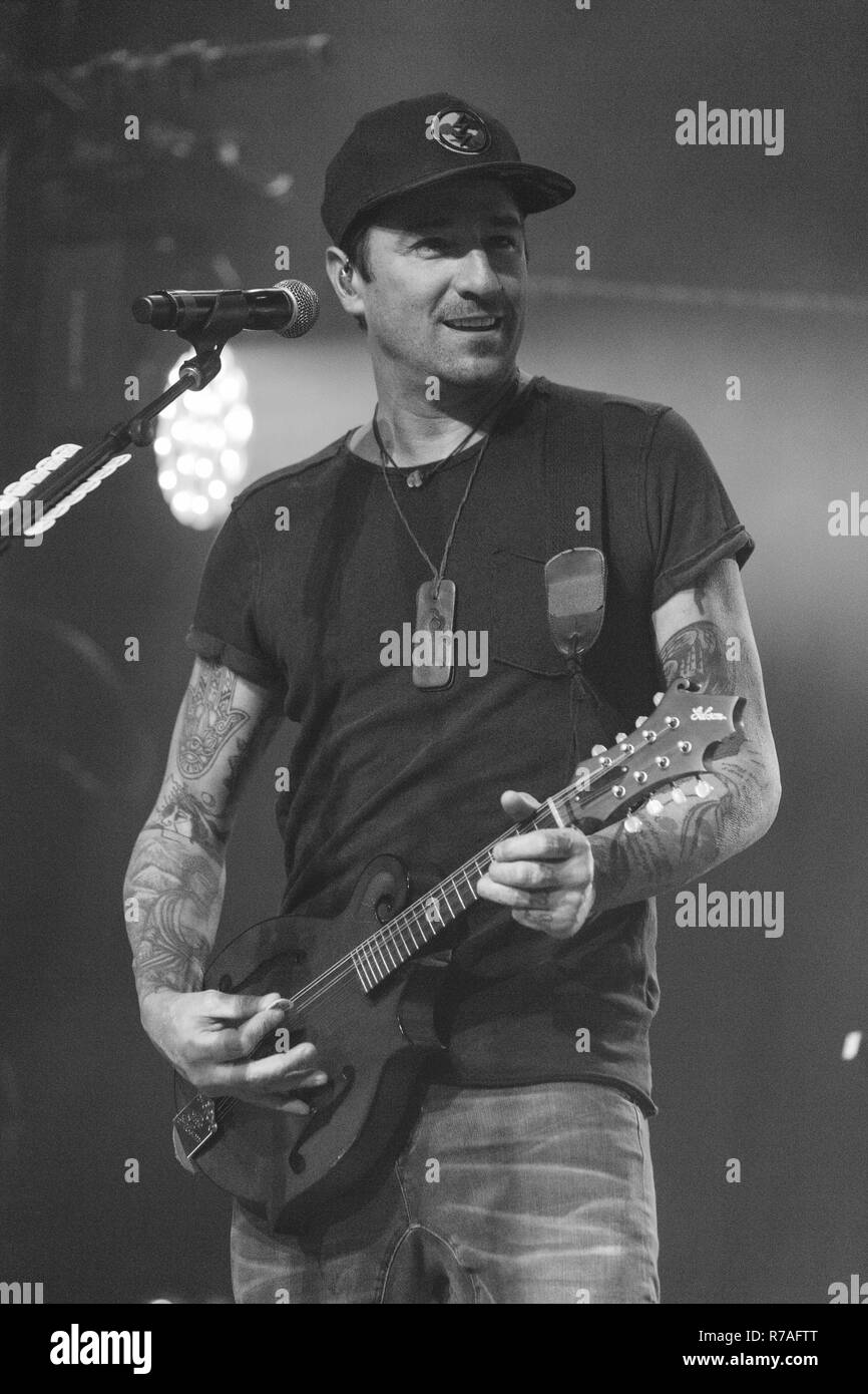 Josh steely hi-res stock photography and images - Alamy